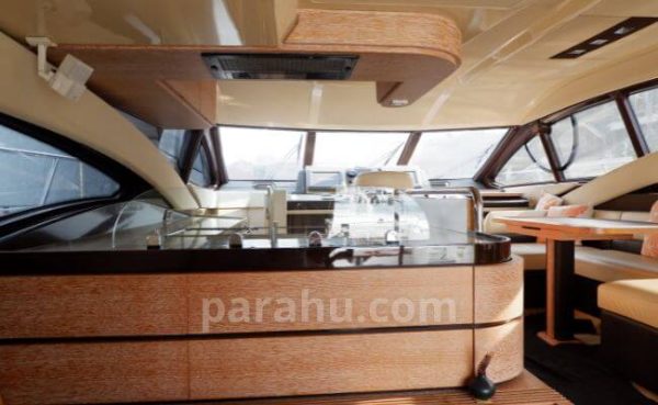 Review Azimut 60, Yacht Mewah di Pantai Mutiara Jakarta